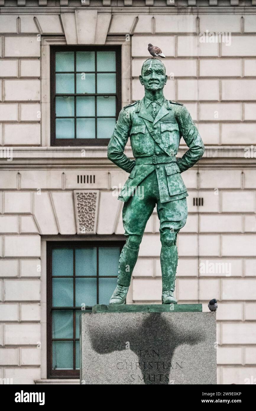 Bronze statue of Field Marshall Jan Christian Smuts on Parliament ...