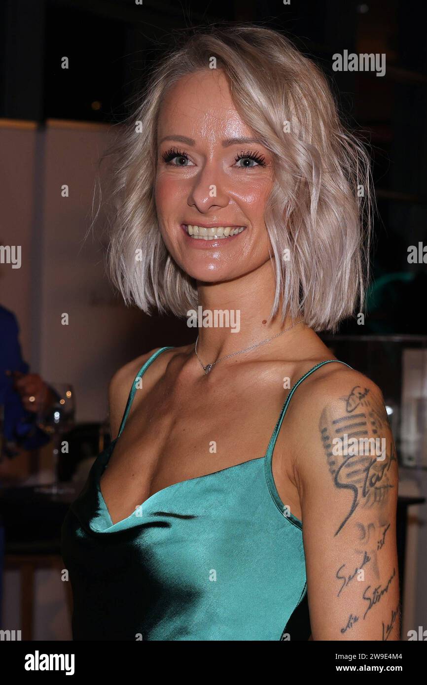 Verleihung Goldene Henne 2023 Deutsche Schlagersängerin Christin Stark. Verleihung der Goldenen ...