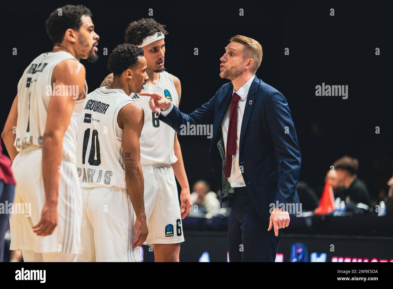 Paris, France December 26, 2023 Coach Tuomas Lisalo (Paris) during the ...