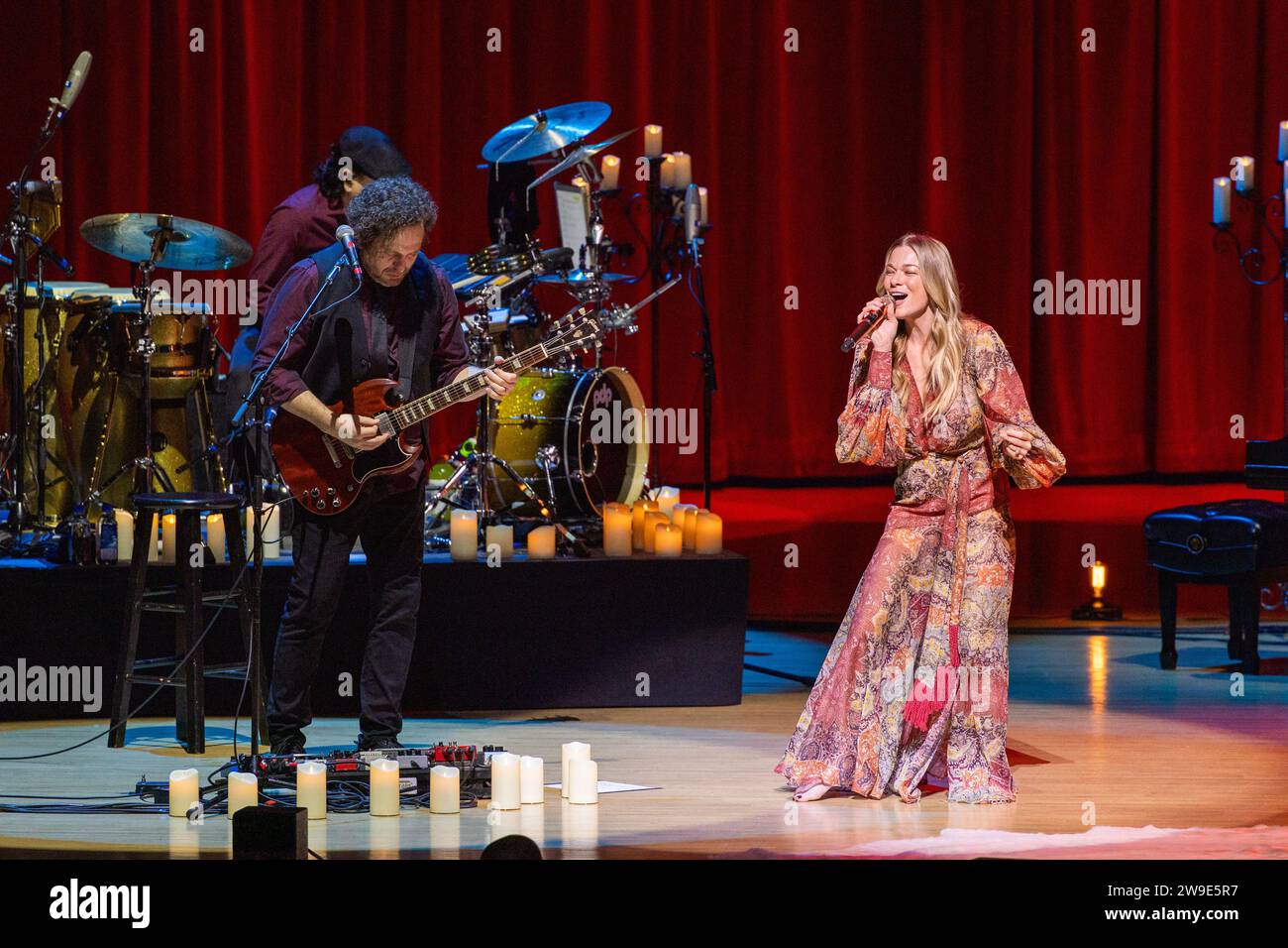 LeAnn Rimes in concert during Joy: The Holiday Tour at Adrienne Arsht ...