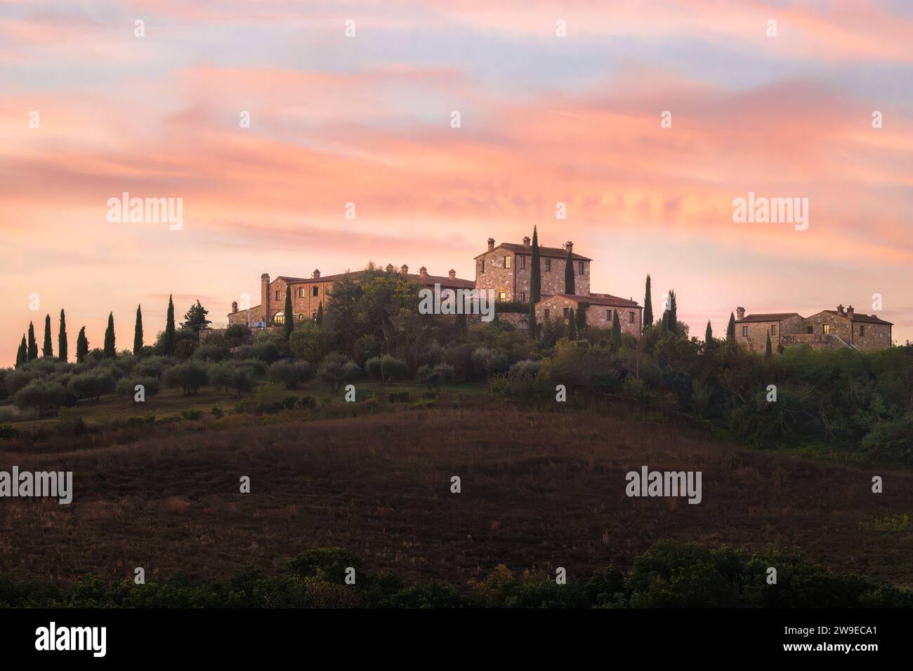 Beautiful sunset tuscany landscape hi-res stock photography and images ...