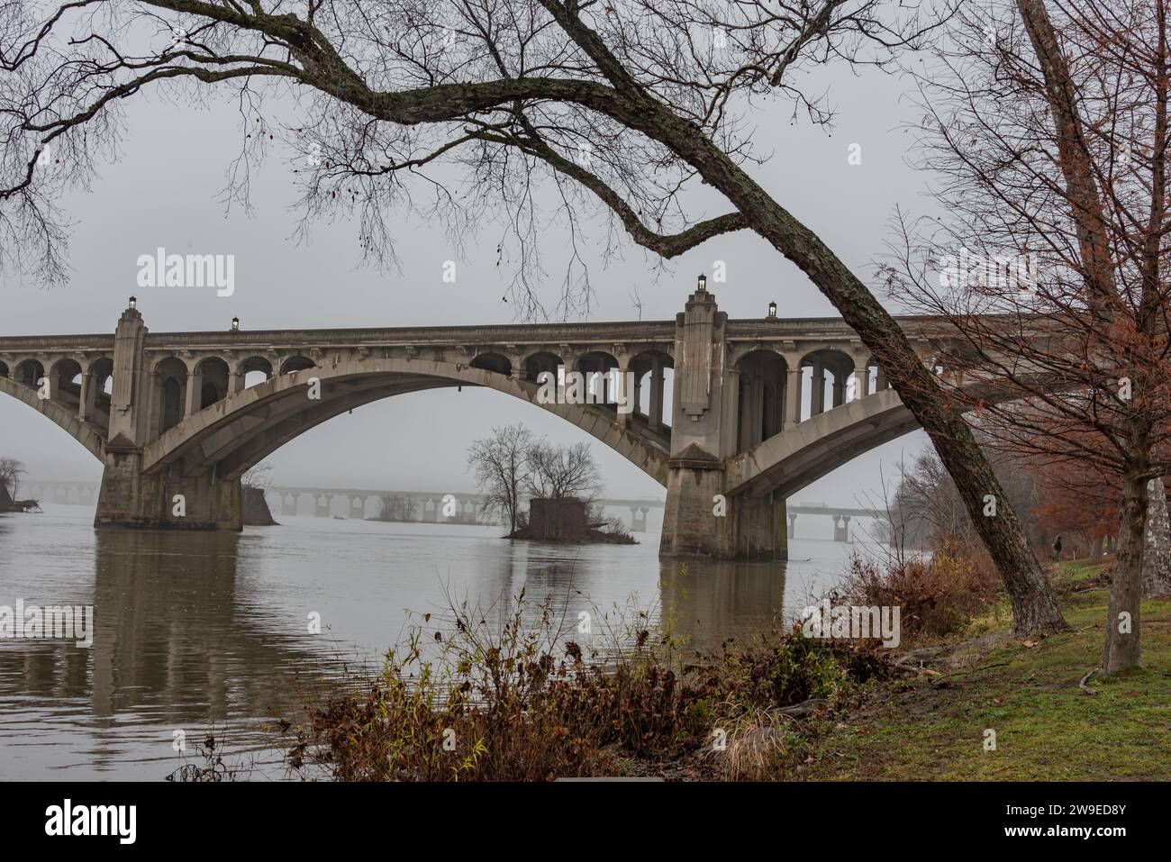Columbia-Wrightsville Veterans Memorial Bridge on a Foggy Afternoon ...