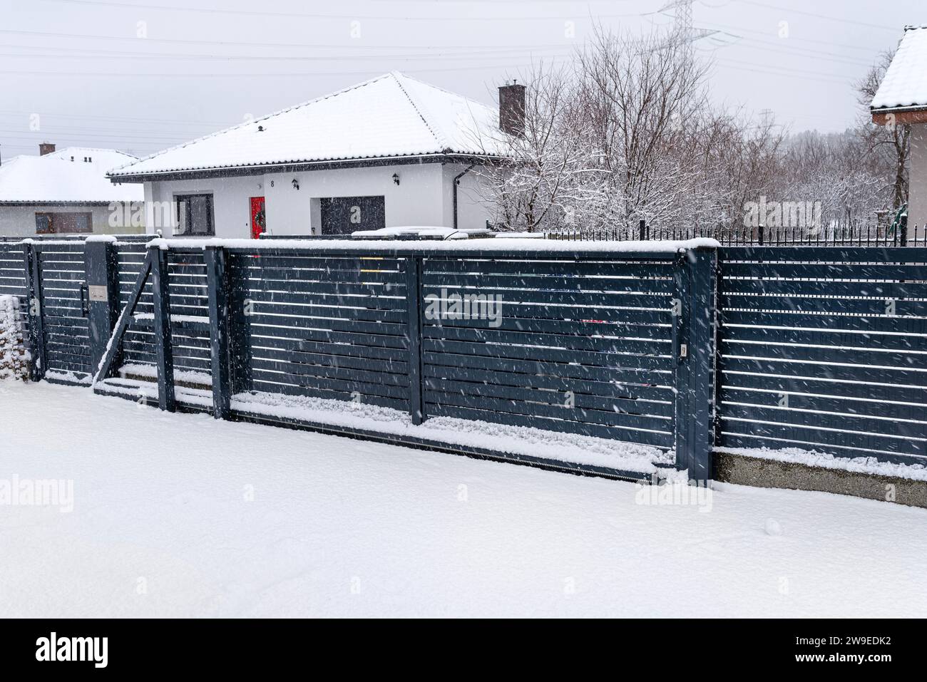 Falling snow blurry house exterior hi-res stock photography and images ...