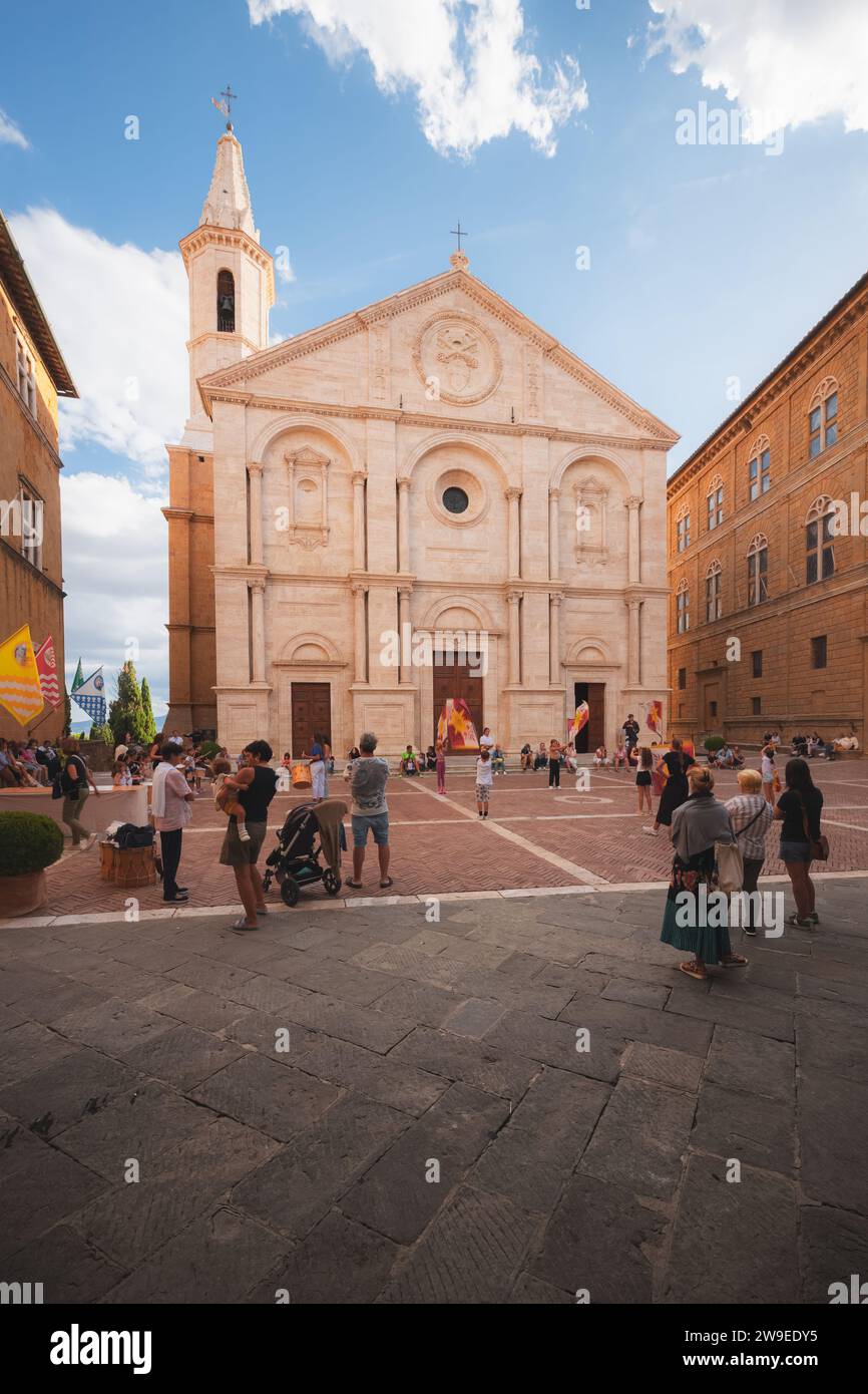 Pio ii plaza pio pio ii hi-res stock photography and images - Alamy