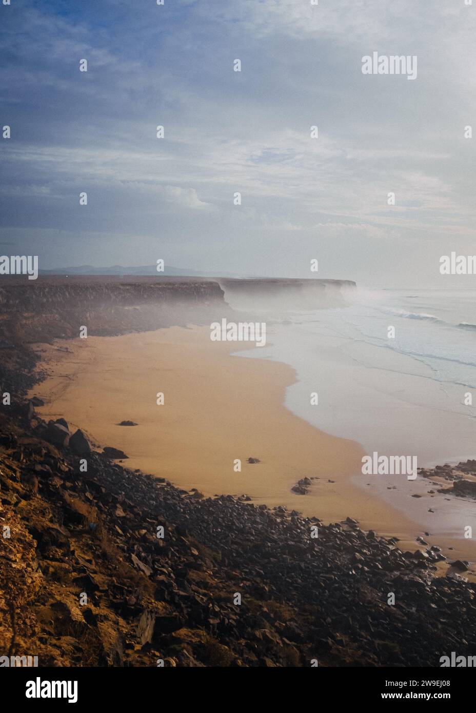 Vertical shot strong waves hi-res stock photography and images - Alamy