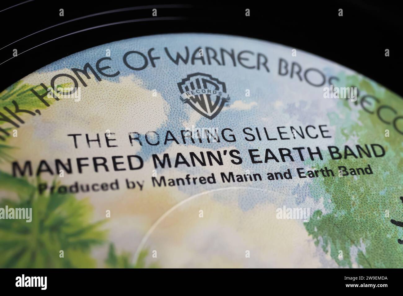 Warner bros logo hi-res stock photography and images - Alamy