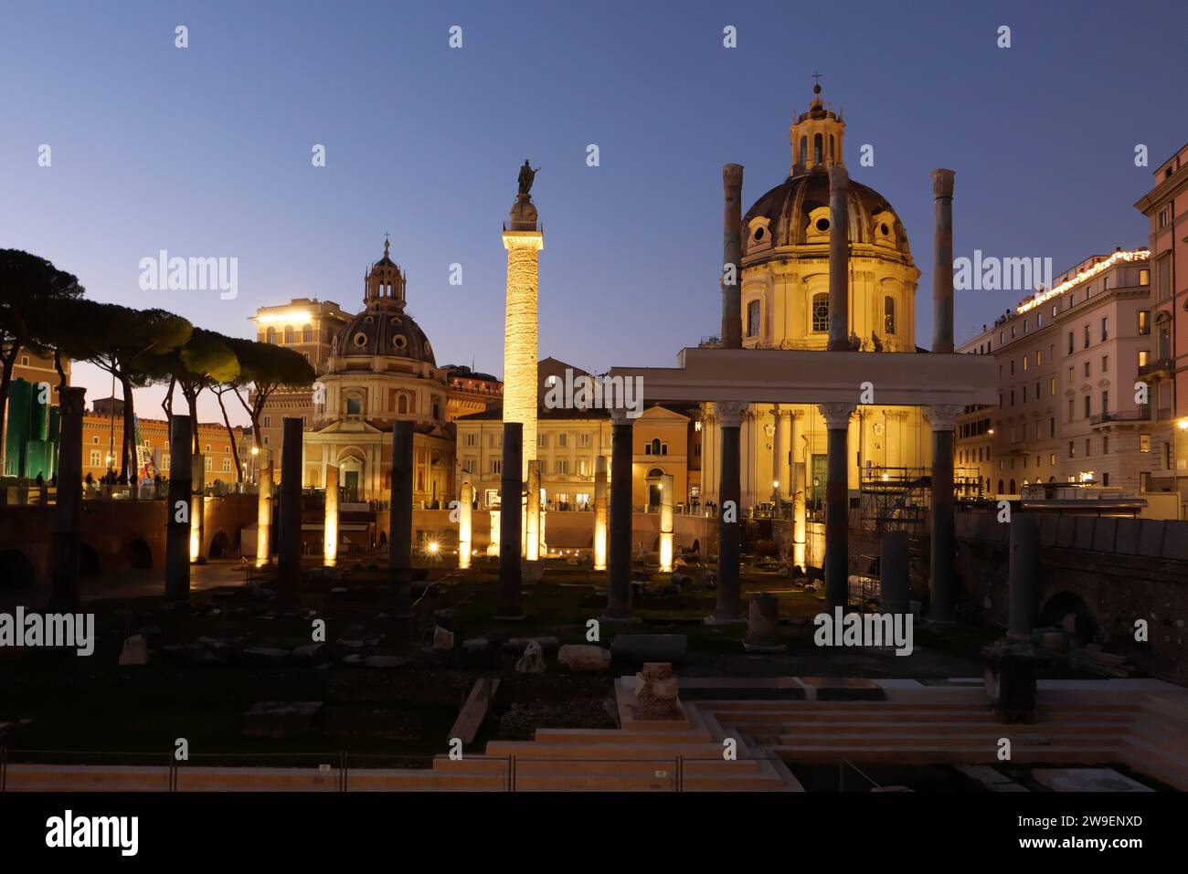 IN TRAJAN'S FORUM THE ULPIA BASILICA IS REBORN WITH THE DOUBLE ...