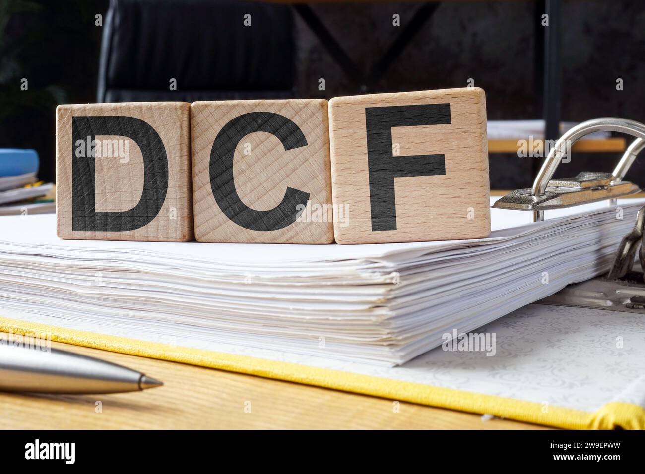 Discounted cash flow hi-res stock photography and images - Alamy