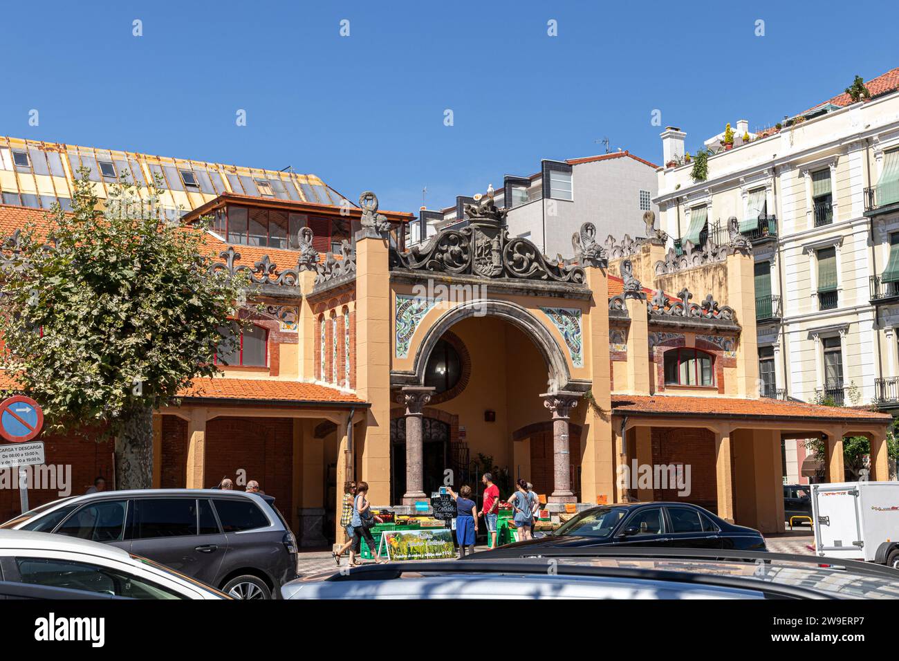 Blue bricks and tiles hi-res stock photography and images - Alamy