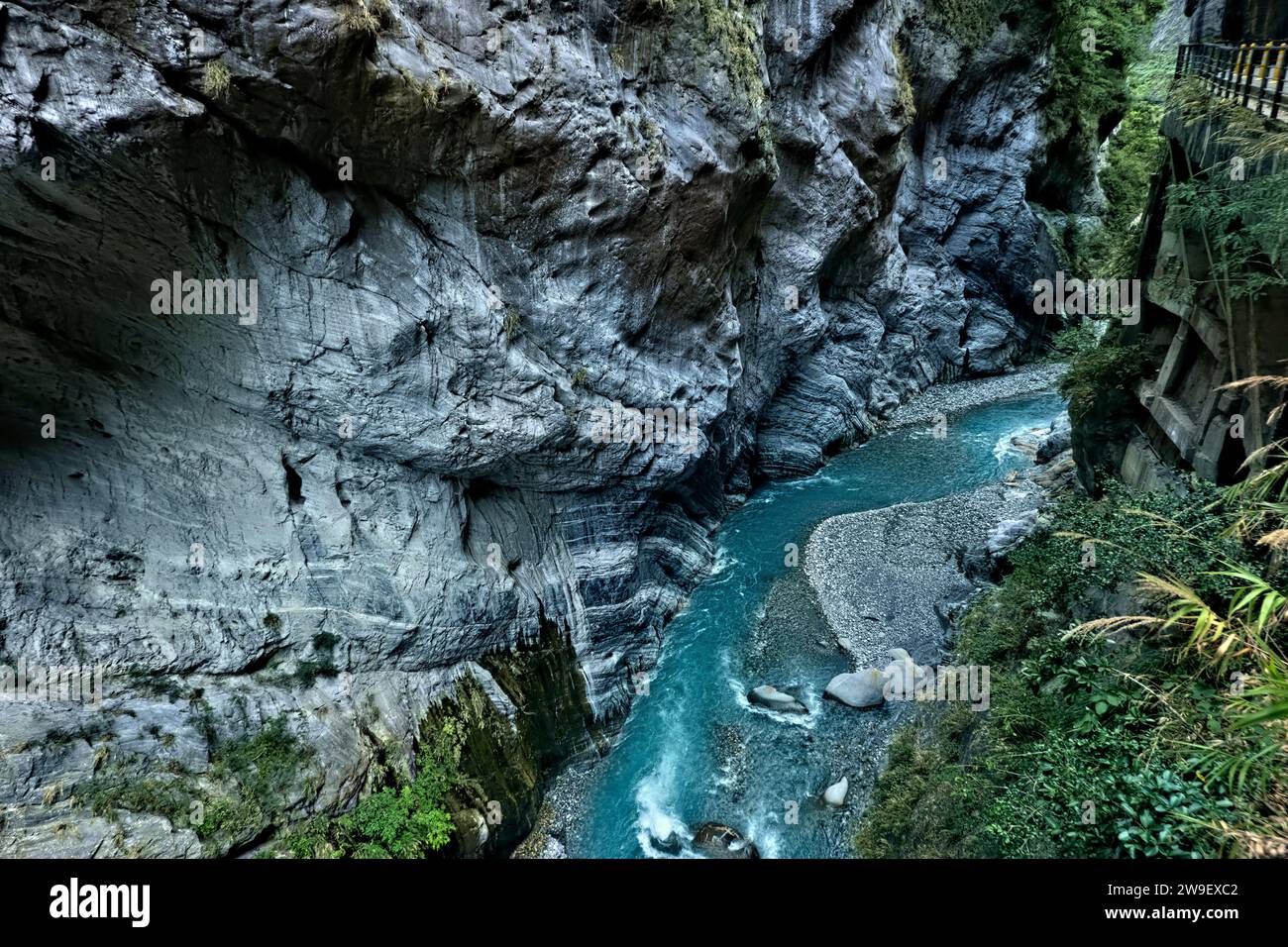 Liwu River running through Taroko Gorge, Taroko National Park, Taiwan ...