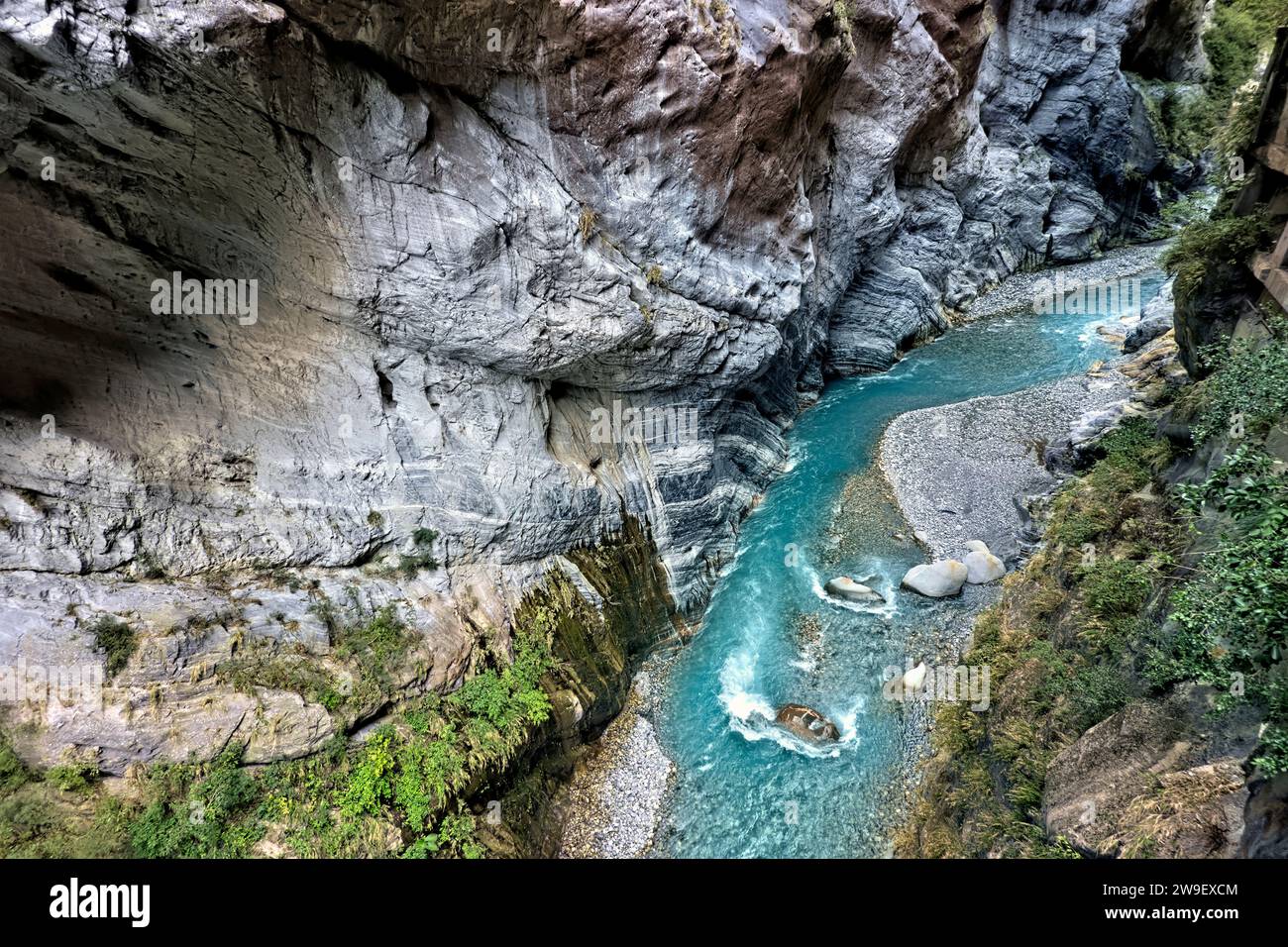 Liwu River running through Taroko Gorge, Taroko National Park, Taiwan ...