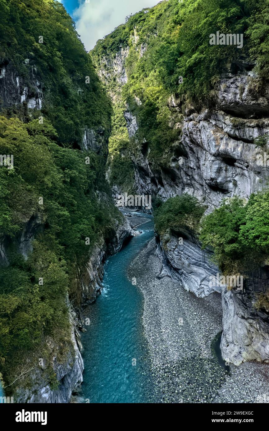 Liwu River running through Taroko Gorge, Taroko National Park, Taiwan ...