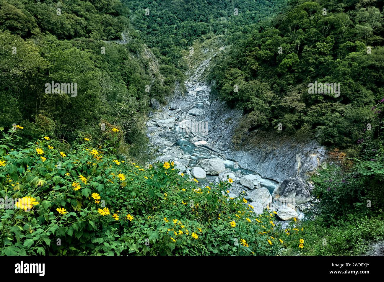 Liwu River running through Taroko Gorge, Taroko National Park, Taiwan ...