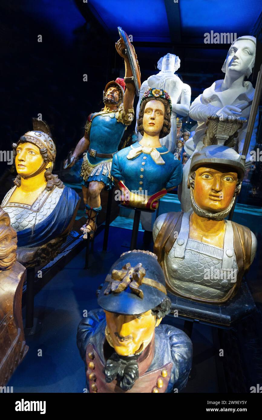 Ships figureheads hi-res stock photography and images - Alamy