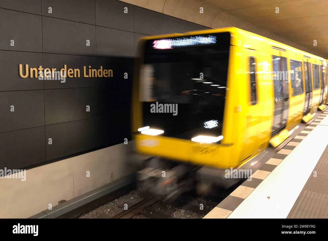 230614d801berlin hi-res stock photography and images - Alamy
