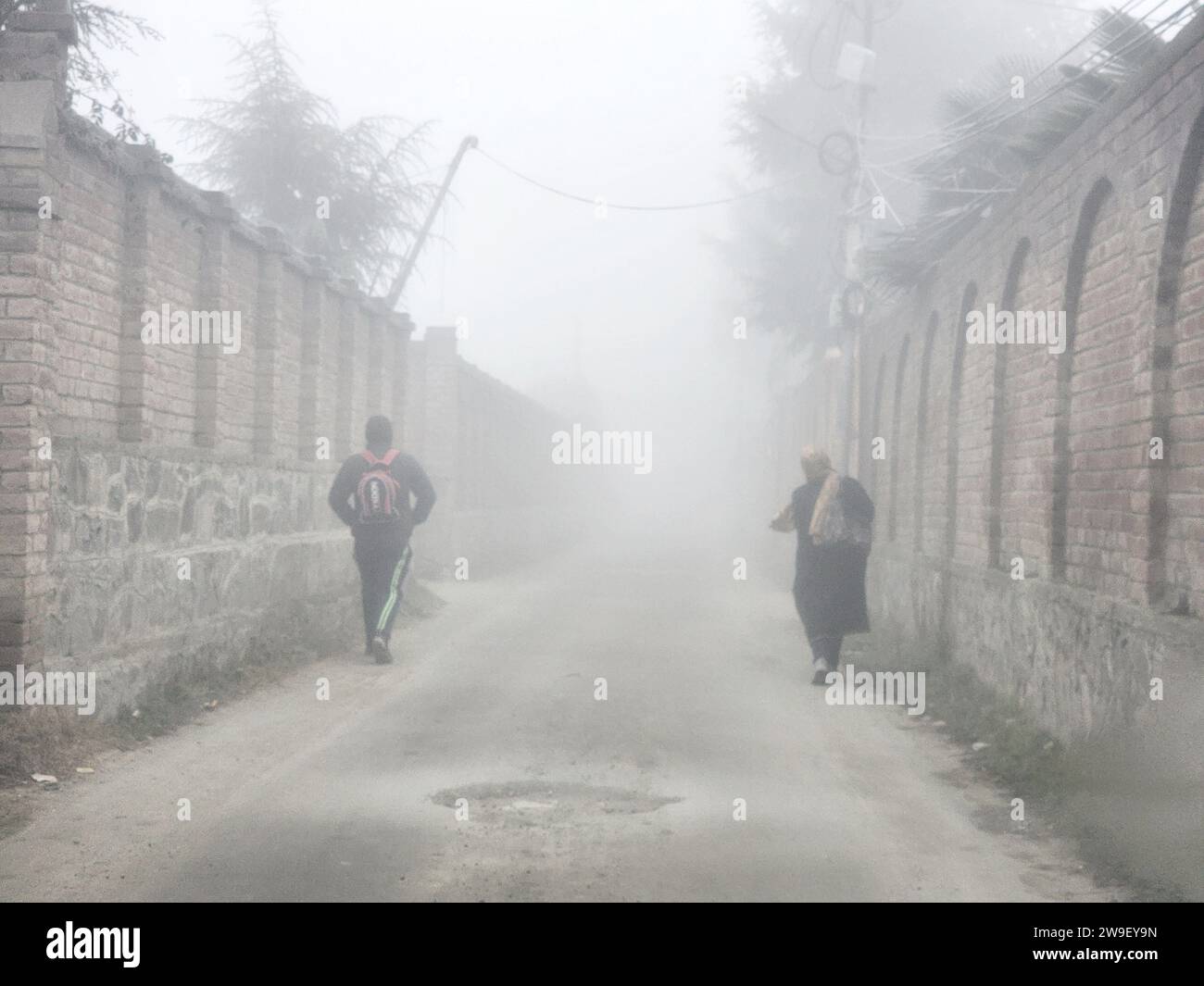 27 December 2023 Kashmir India Dense Fog Engulfs Parts Of Kashmir 27 December 2023 Kashmir India Dense Fog Engulfs Parts Of Kashmir