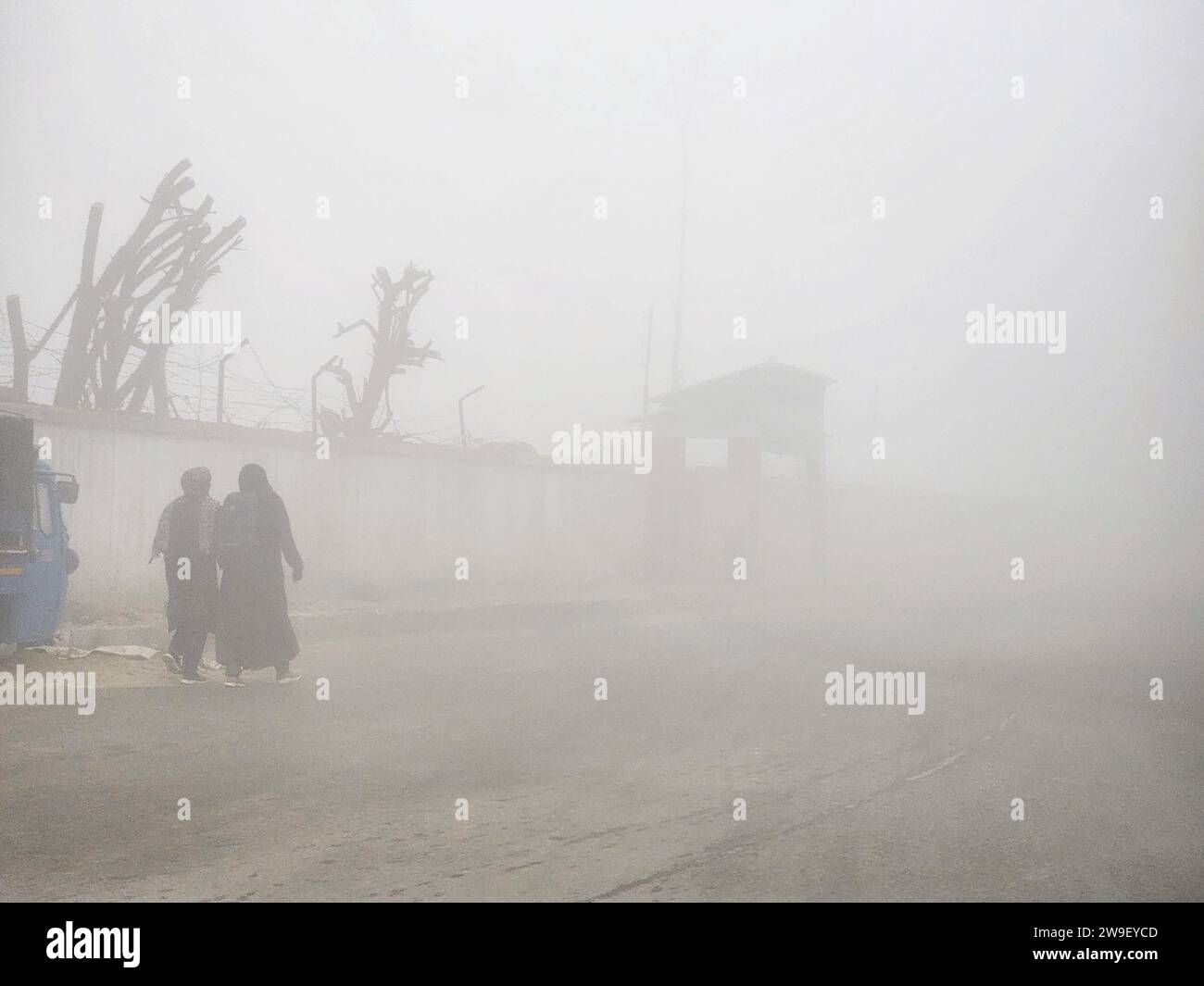 27 December 2023 Kashmir India Dense Fog Engulfs Parts Of Kashmir 27 December 2023 Kashmir India Dense Fog Engulfs Parts Of Kashmir