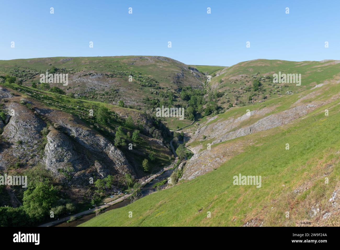 Top of thorpe cloud in dovedale hi-res stock photography and images - Alamy