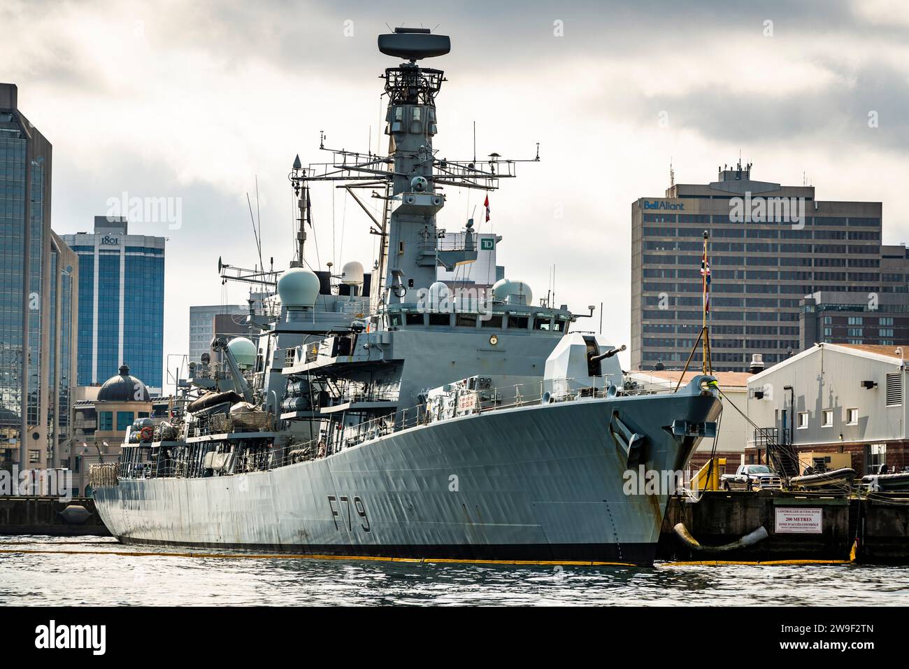 Royal Navy Duke-class antisubmarine frigate HMS Portland during Fleet ...