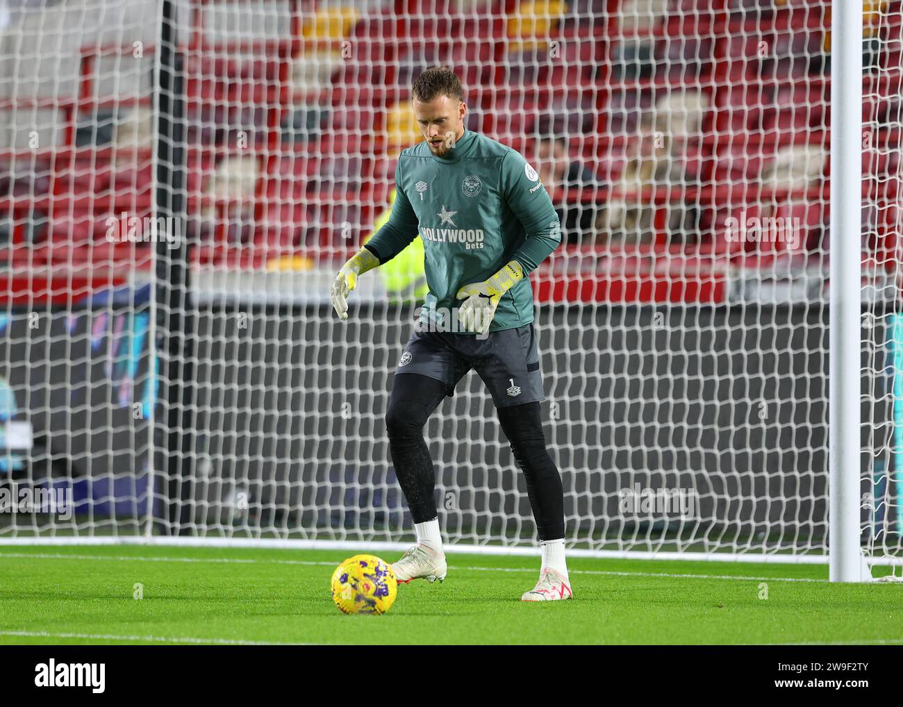 27th December 2023; Gtech Community Stadium, Brentford, London, England ...