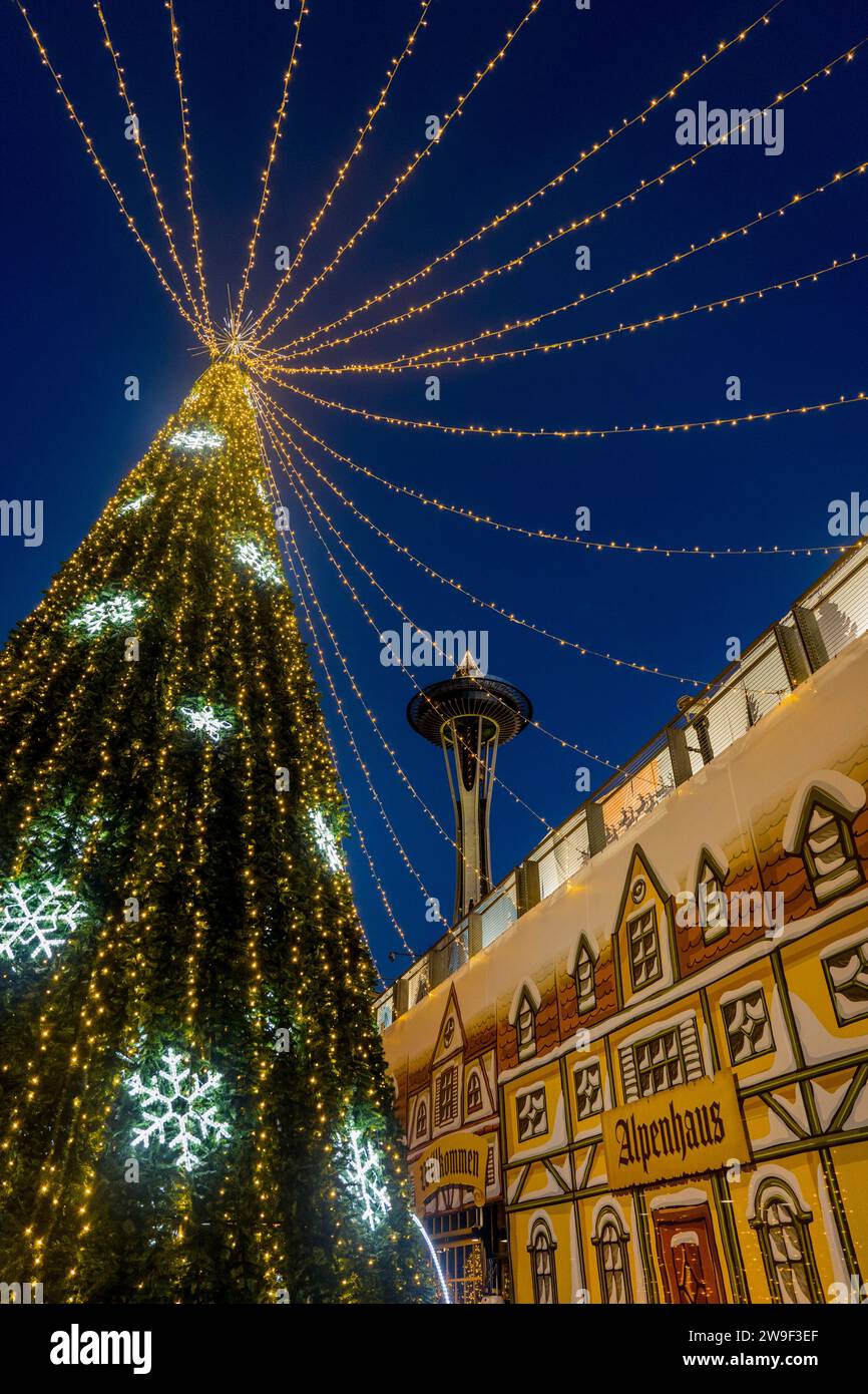 Seattle Christmas Market scene with the Christmas tree in front of the ...