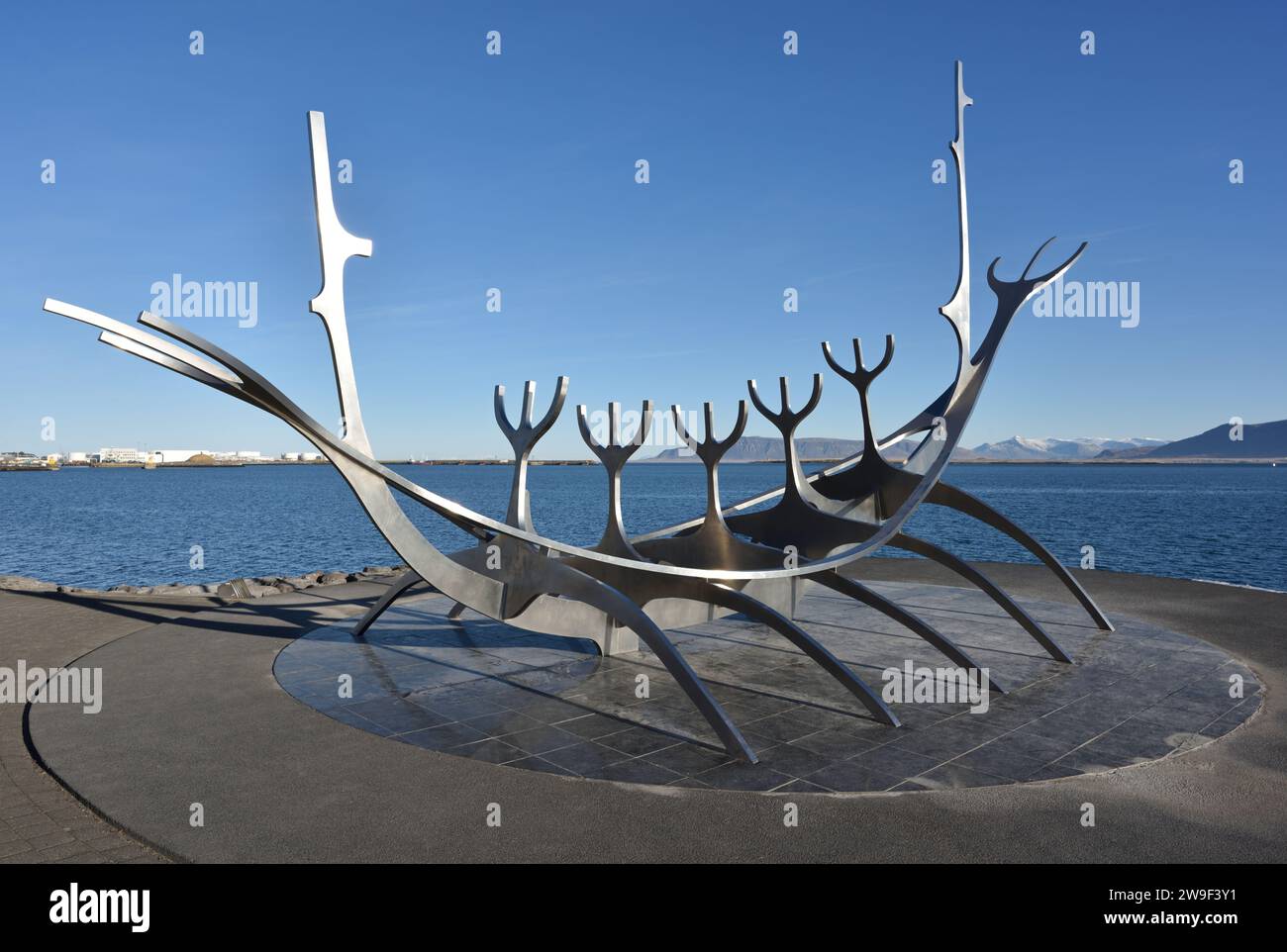 The Sun Voyager Sculpture in Reykjavik, Iceland Stock Photo - Alamy
