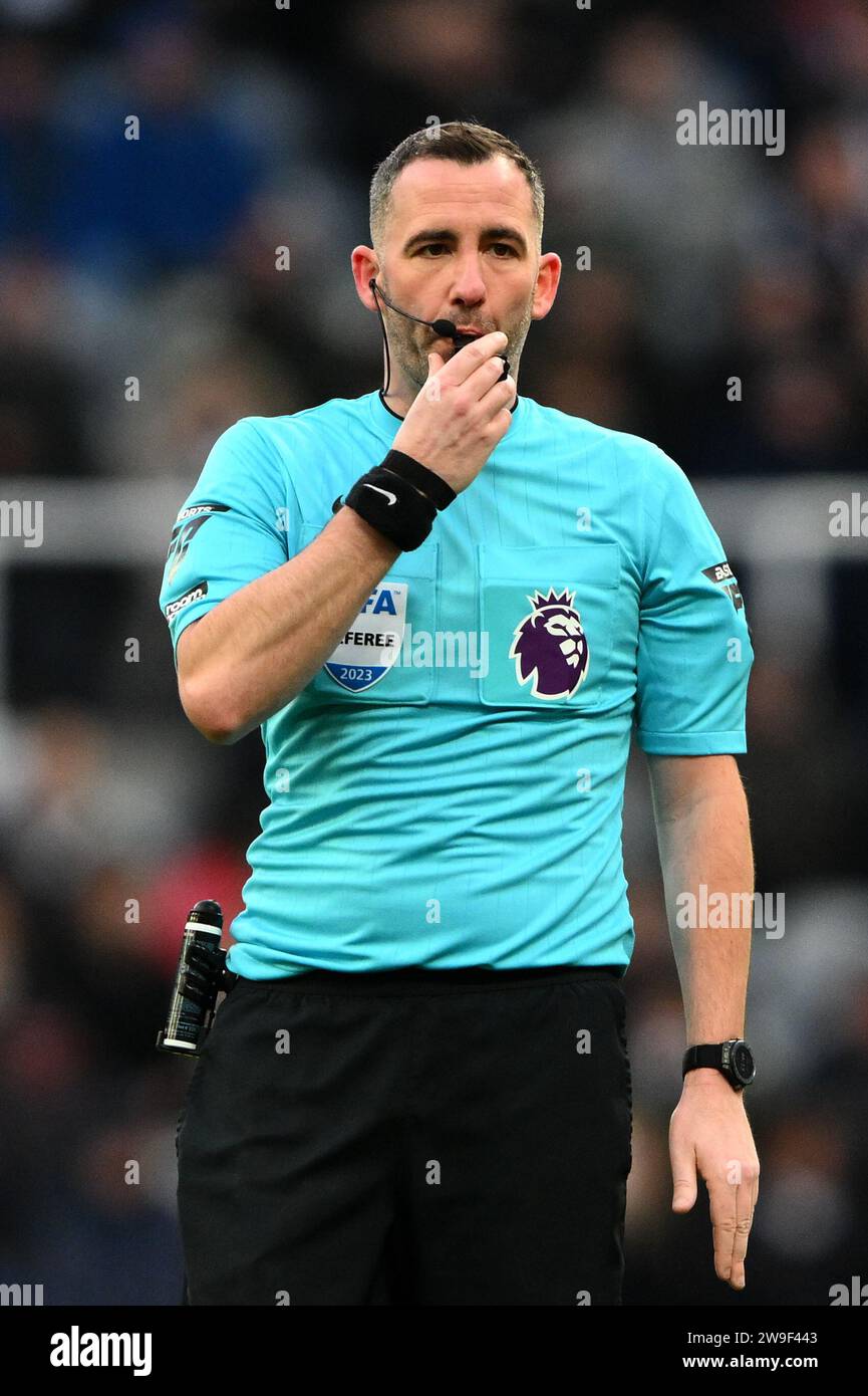 Referee, Chris Kavanagh during the Premier League match between ...