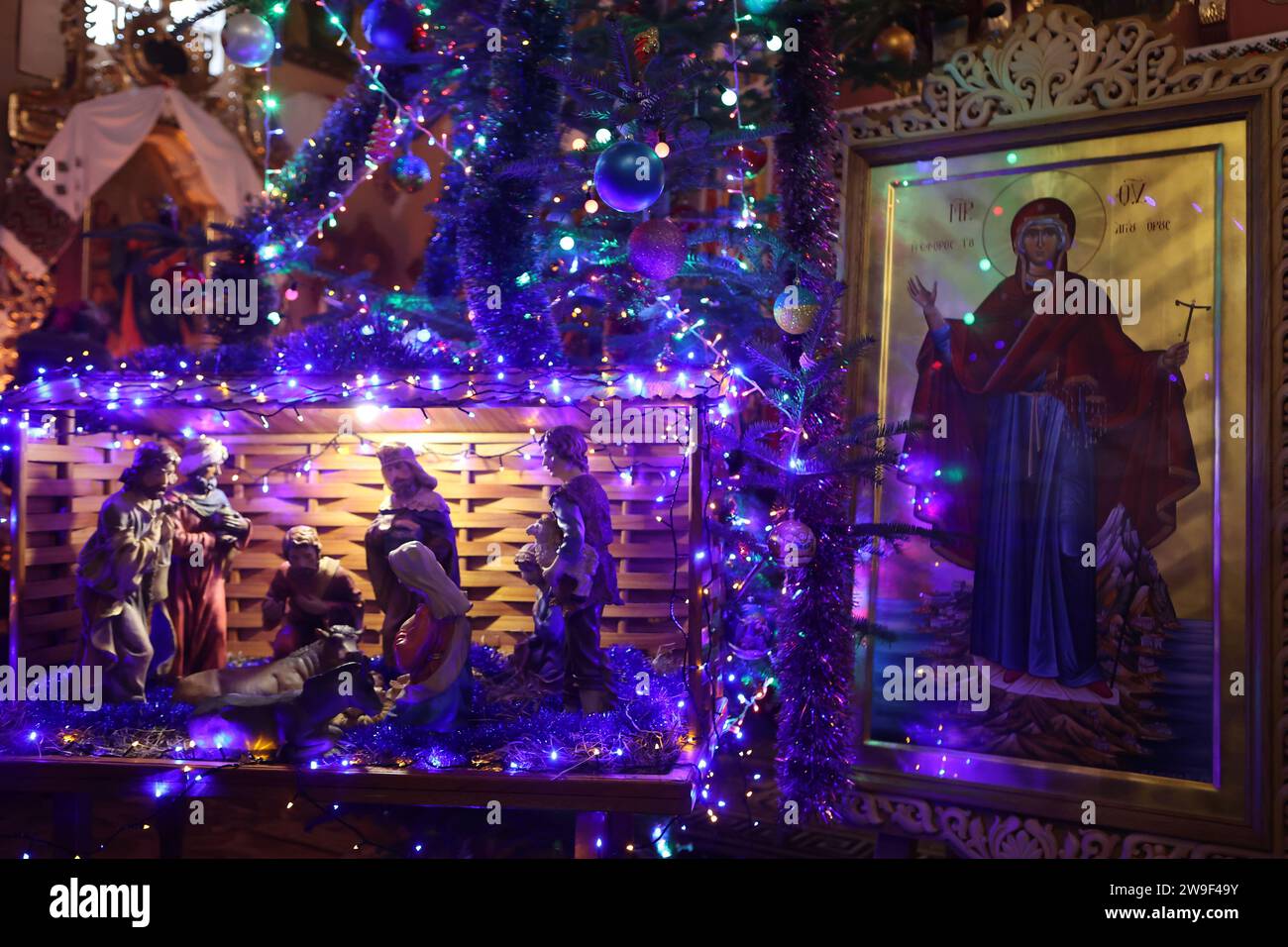 Non Exclusive: KRYVORIVNIA, UKRAINE - DECEMBER 25, 2023 - A nativity ...