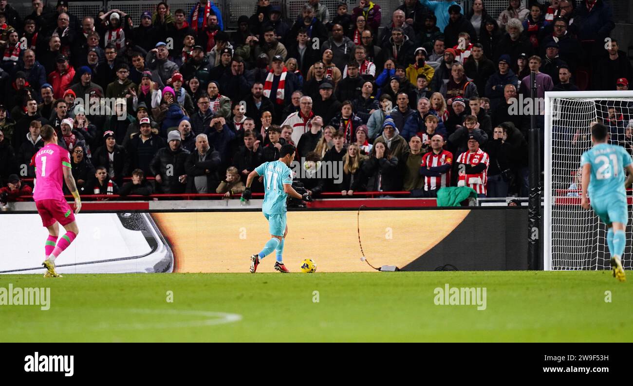 Hee chan hwang brentford hi-res stock photography and images - Alamy