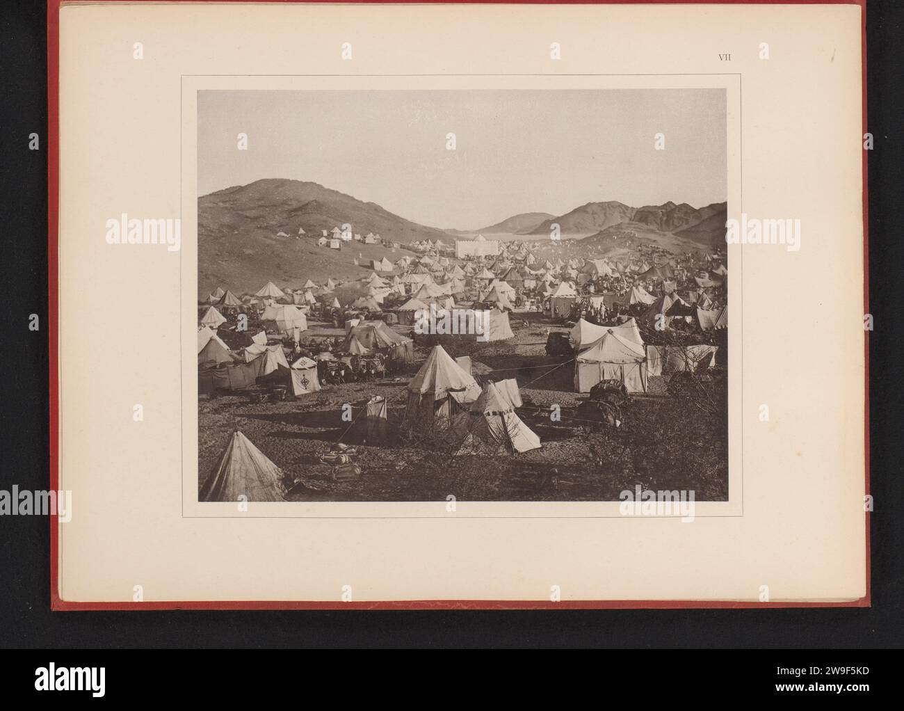 Graf of Mohammed's wife Maymunah near Mecca, surrounded by ...