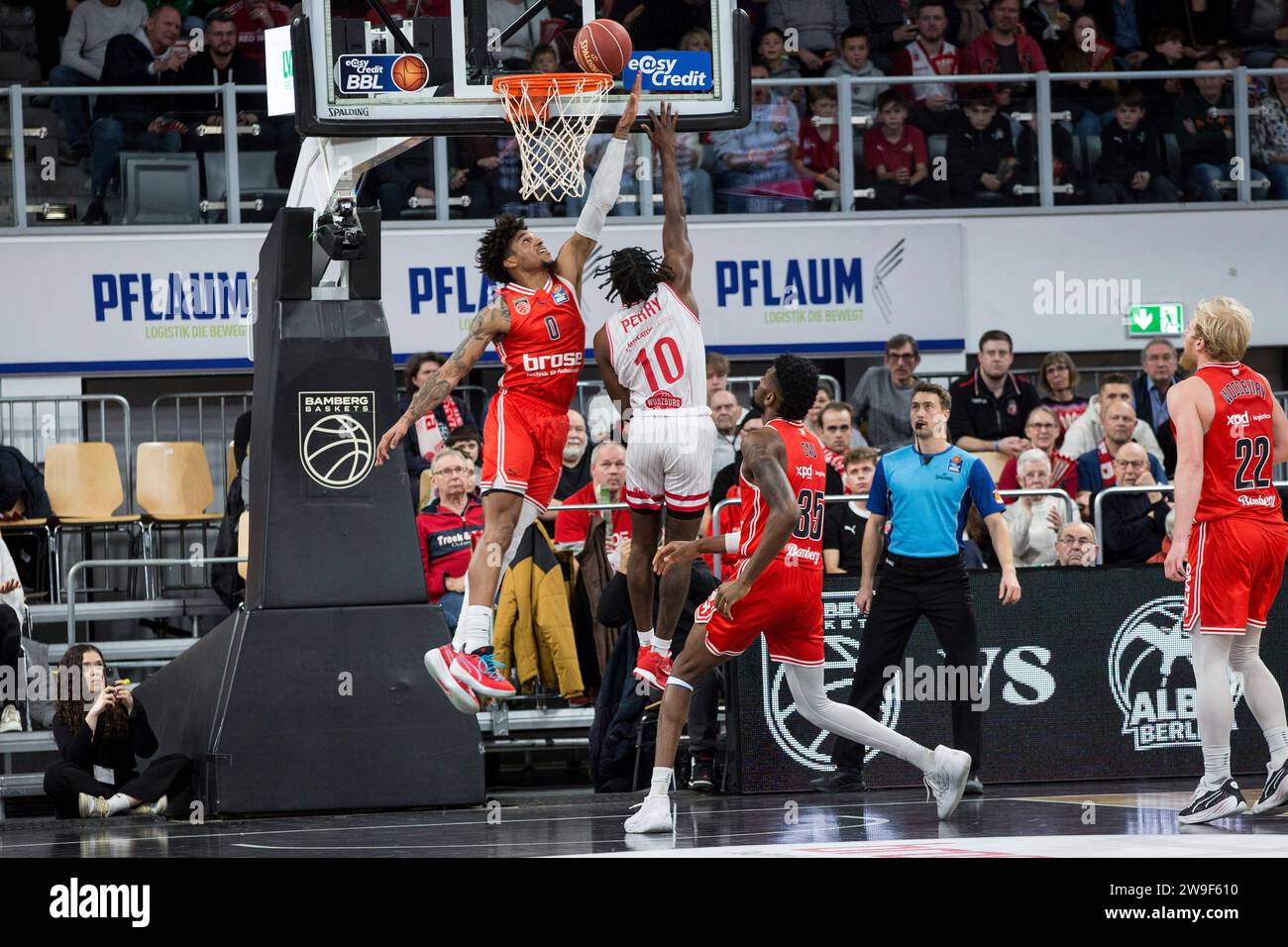 1 und darius perry würzburg baskets hi-res stock photography and images ...