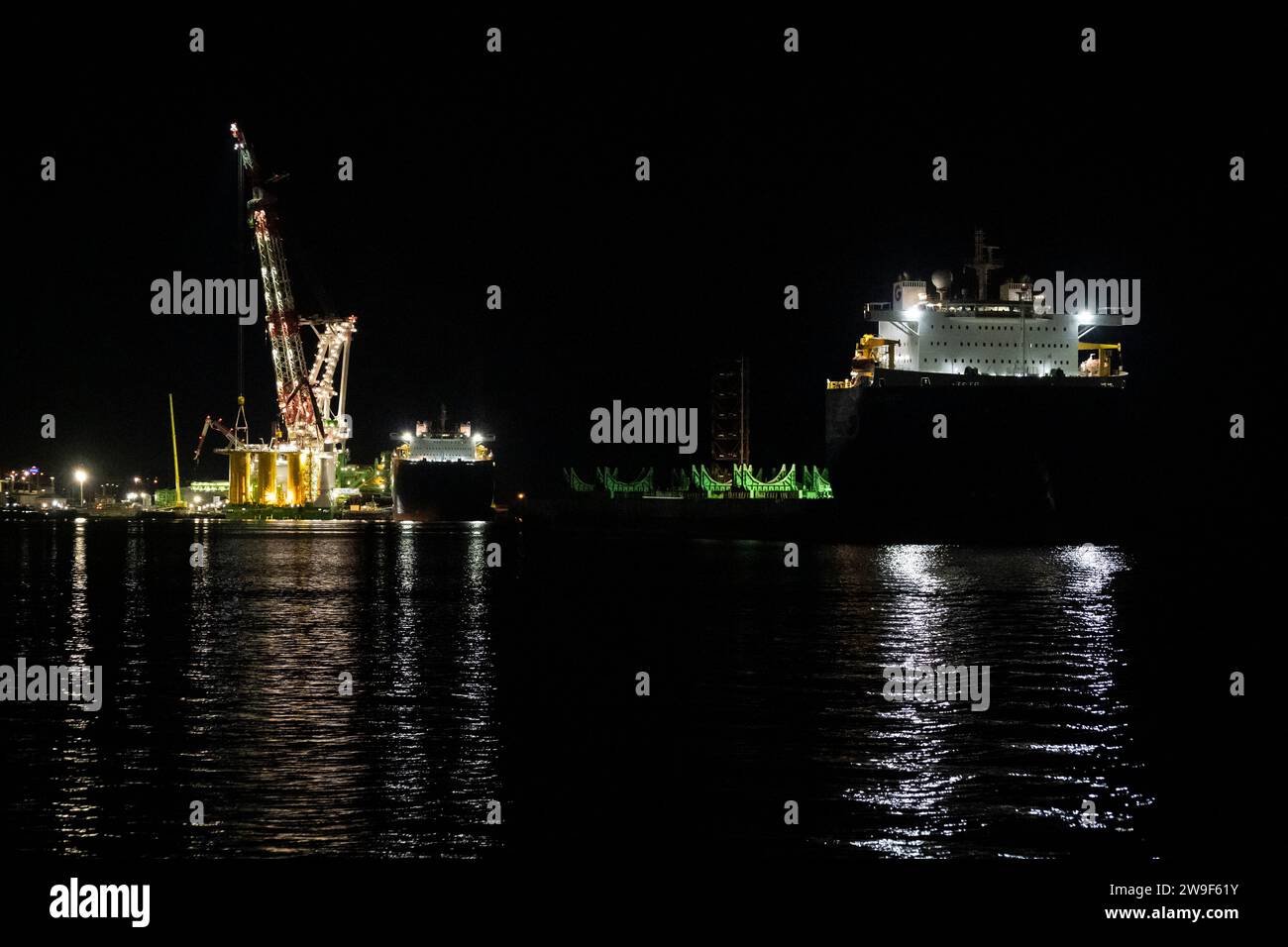 Heavy lift vessel GPO Grace delivering offshore windmill components to ...