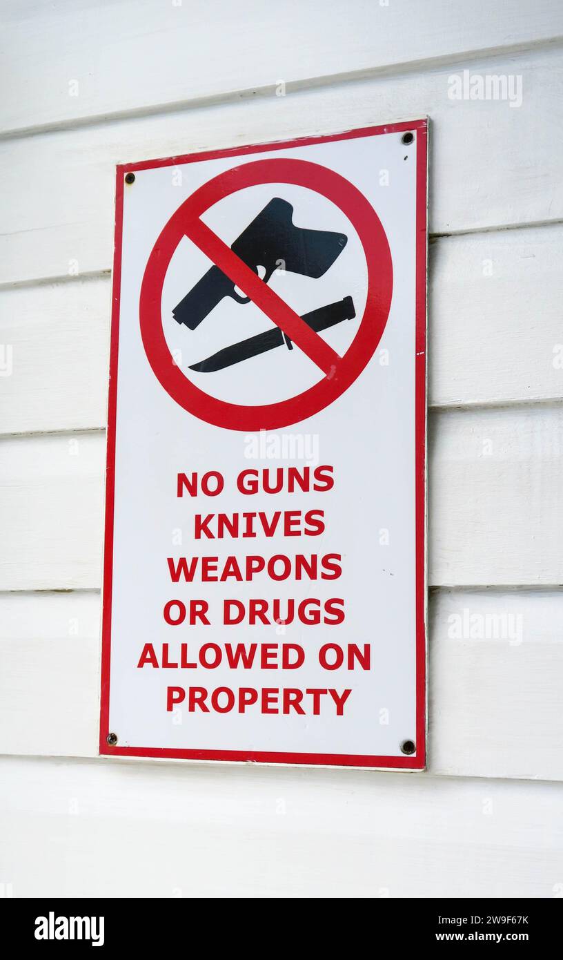 Gravity knives hi-res stock photography and images - Alamy