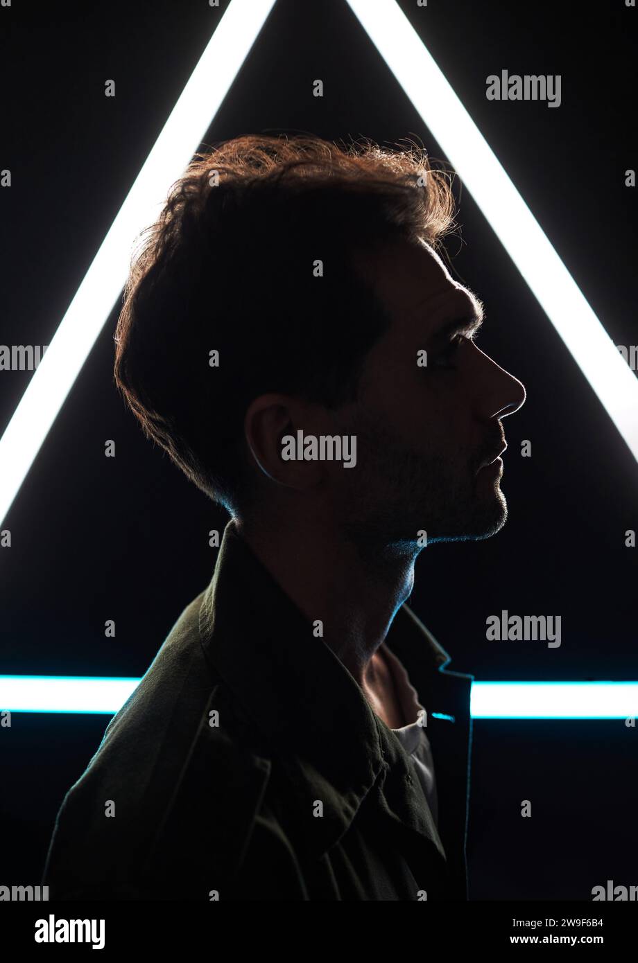 Side view profile portrait hi-res stock photography and images - Alamy