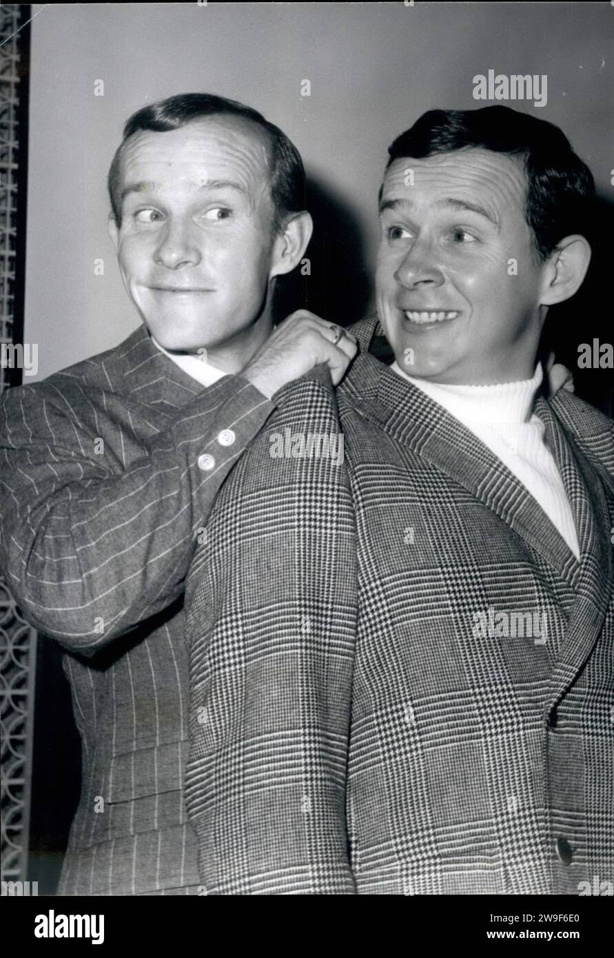 December 27, 2023: Comedian TOM SMOTHERS, who with his brother ...