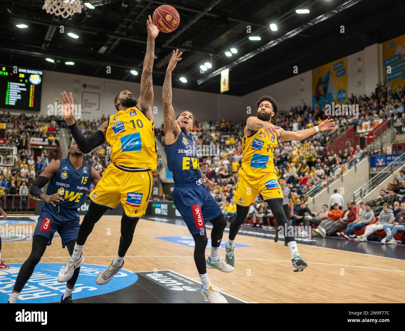 Ludwigsburg, Deutschland. 27th Dec, 2023. Elijah Childs (MHP Riesen ...