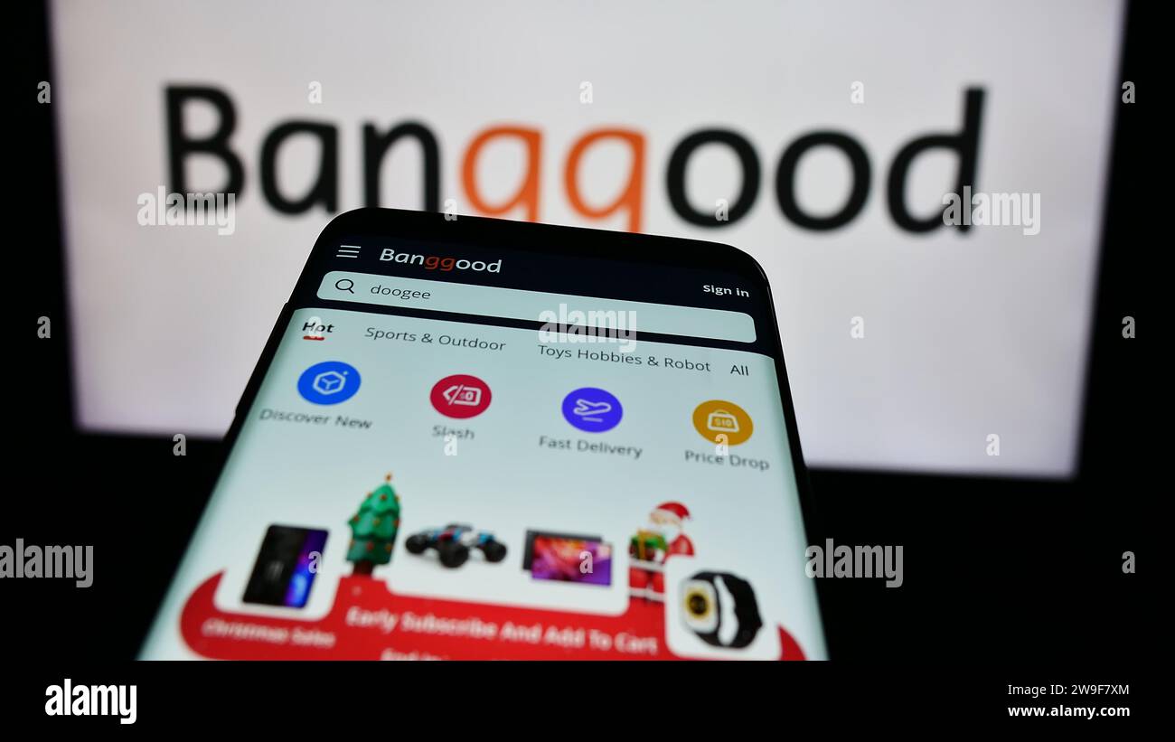 Mobile phone with website of Chinese e-commerce company Banggood ...