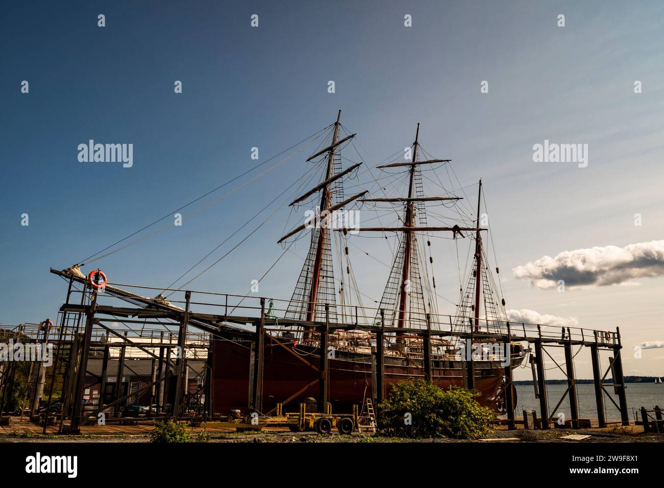 Marine railway hi-res stock photography and images - Alamy