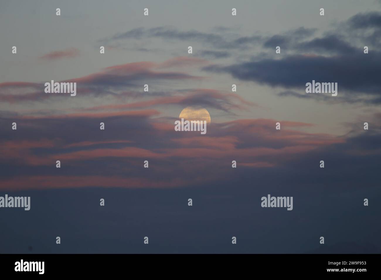 Bogota, Colombia. 27th Dec, 2023. General view of the last full moon of ...