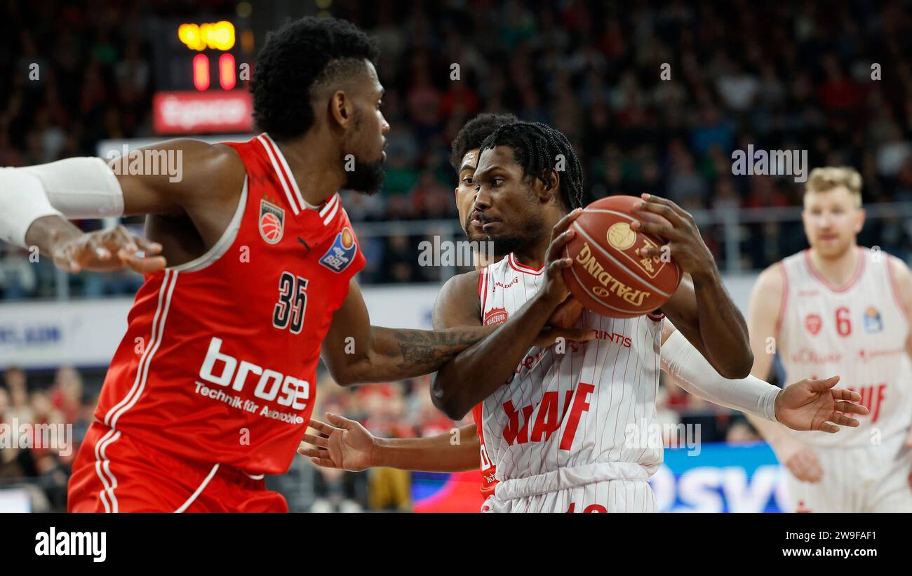 3 und darius perry wuerzburg baskets hi-res stock photography and ...