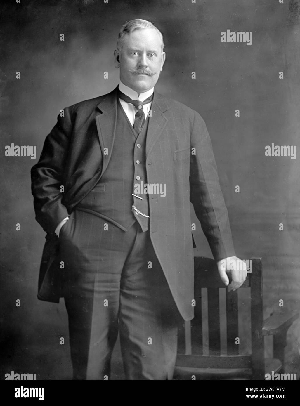 James joyce 1882 1941 novelist poet hi-res stock photography and images ...