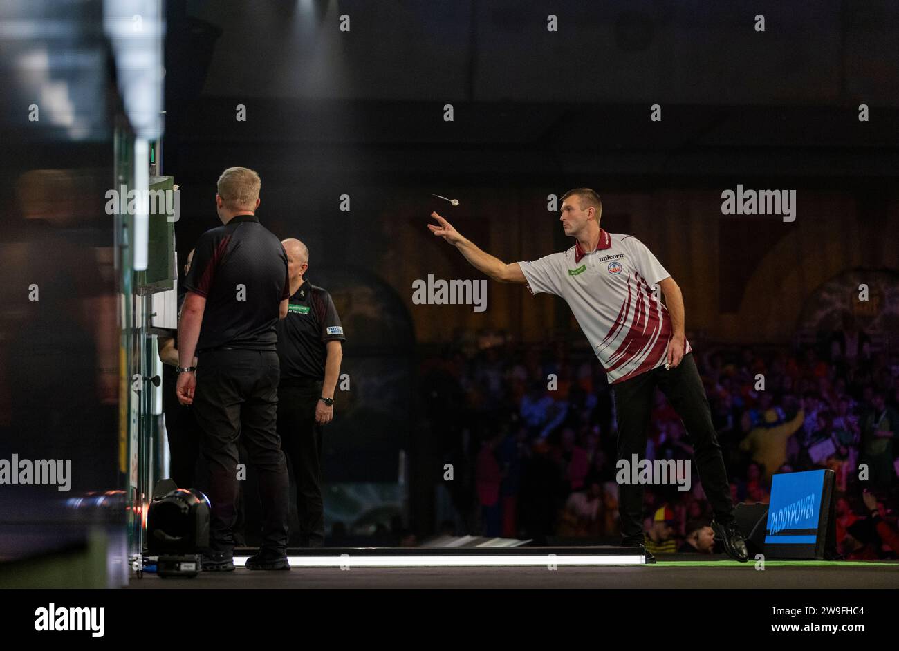 Madars Razma in action in his match against Michael Smith against ...