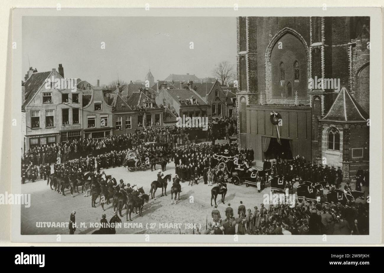 The arrival for the Nieuwe Kerk of the funeral procession of Emma ...