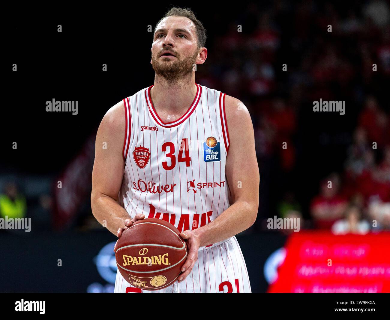 Bamberg, Deutschland. 27th Dec, 2023. Felix Hoffmann (Wuerzburg Baskets ...
