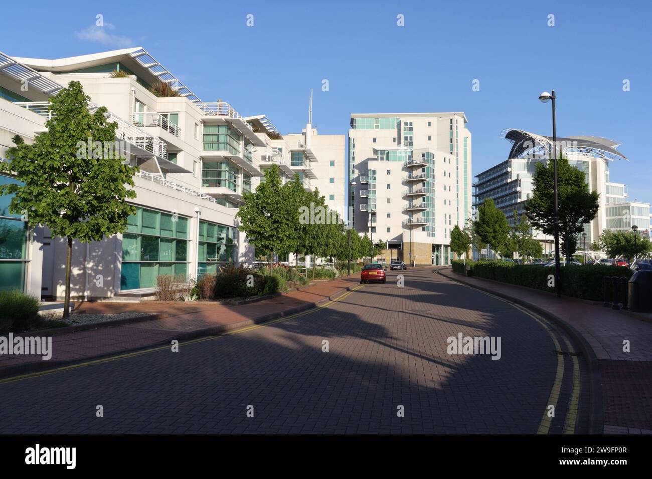 Cardiff bay apartments hi-res stock photography and images - Alamy