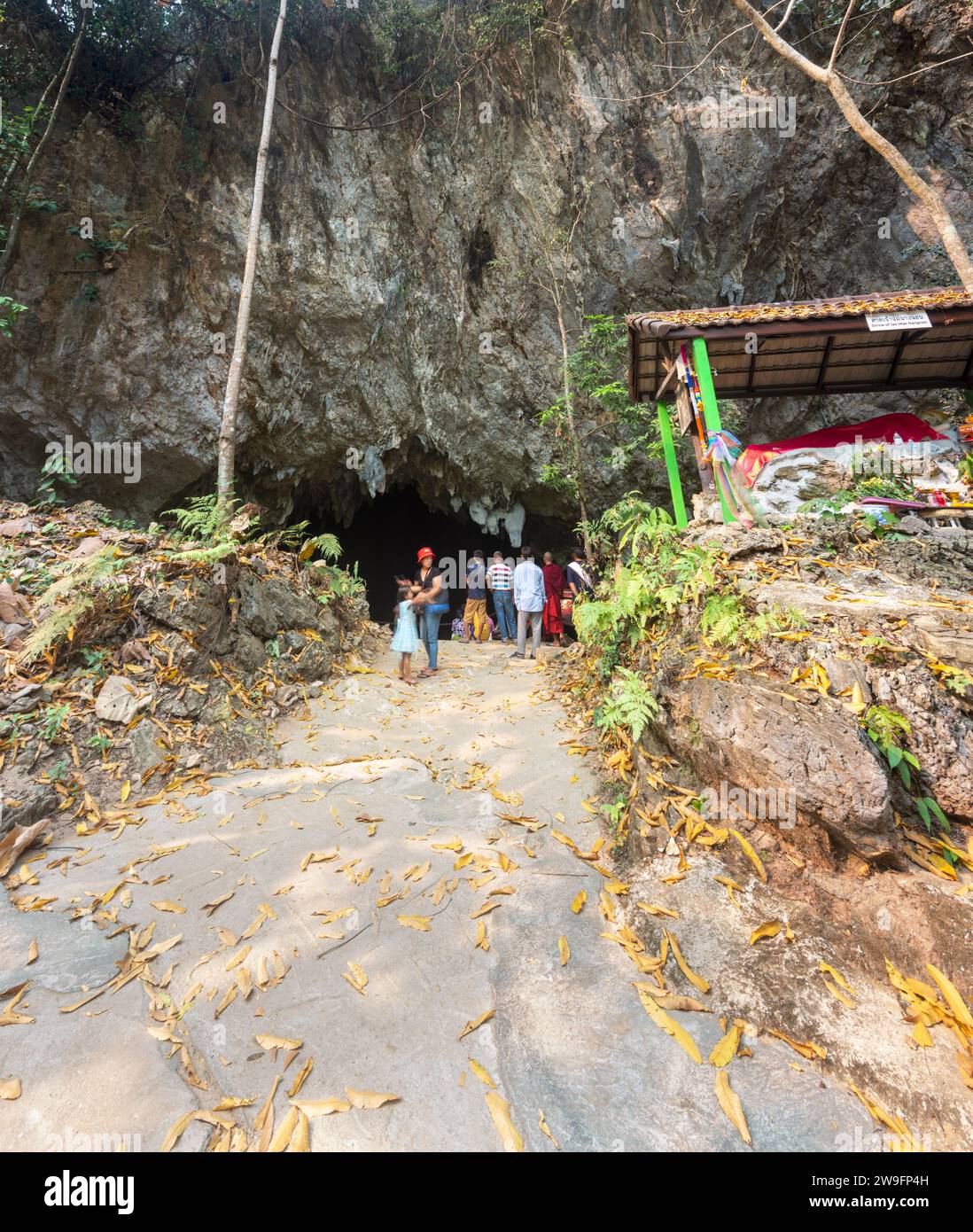 Tham luang caves rescue hi-res stock photography and images - Alamy