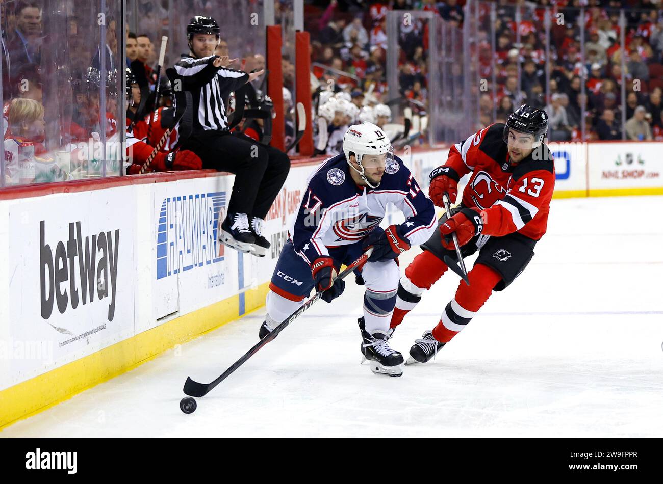 Columbus Blue Jackets right wing Justin Danforth (17) plays the puck ...