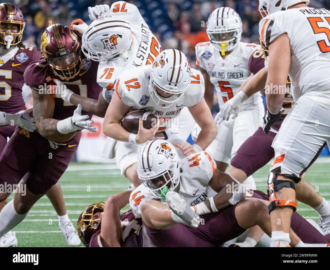 DETROIT, MI - DECEMBER 26: Bowling Green Falcons quarterback Camden ...