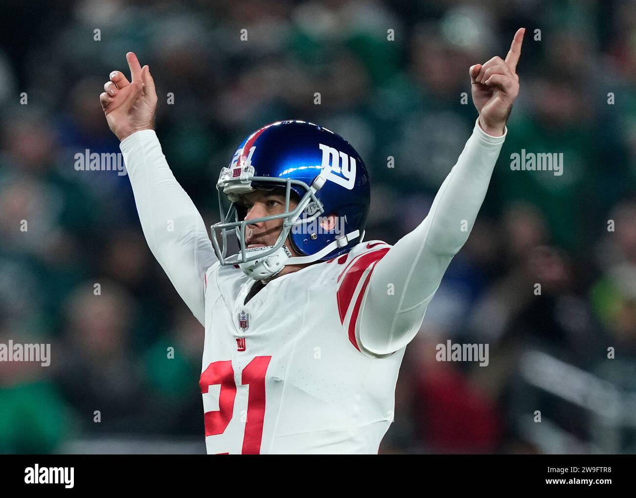 New York Giants place-kicker Mason Crosby in action during an NFL ...