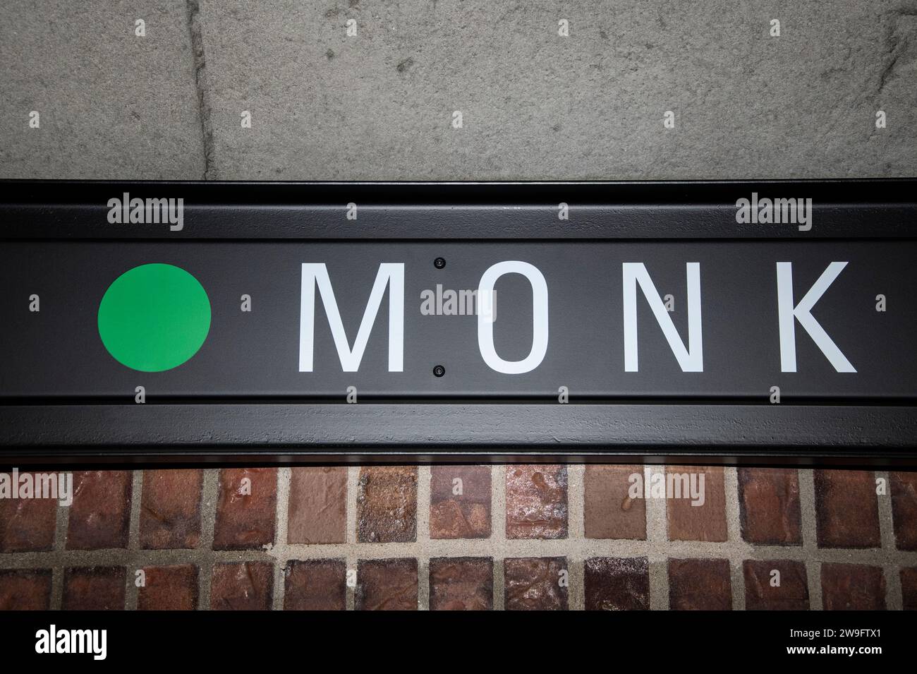 Montreal subway signage hi-res stock photography and images - Alamy